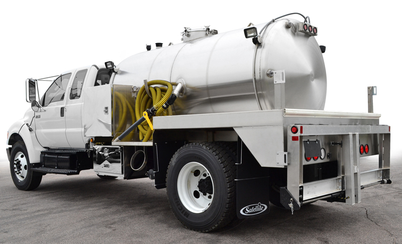 Choosing a Tank for Your Next Portable Restroom Service Truck | Pumper